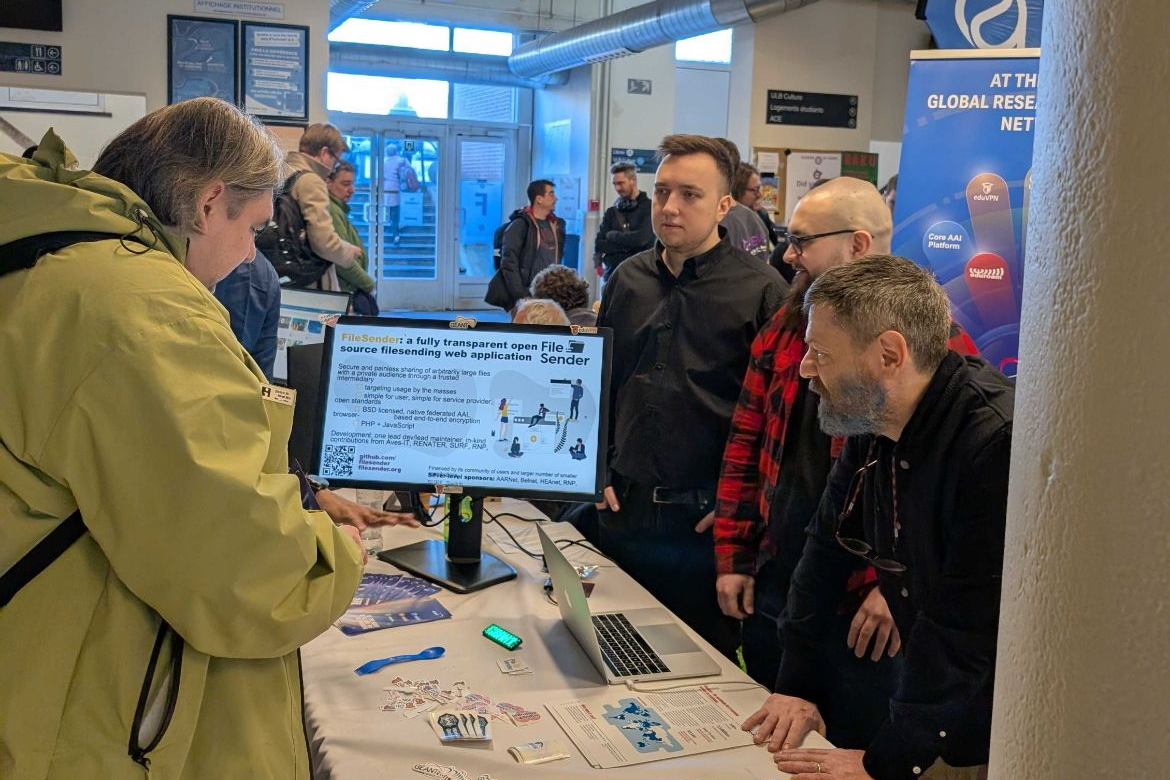 FileSender - An open source web application for sending files of any size